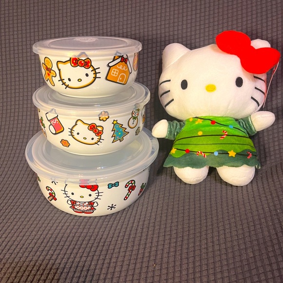 Hello Kitty | Dining | Hello Kitty Christmas Tupperware | Poshmark